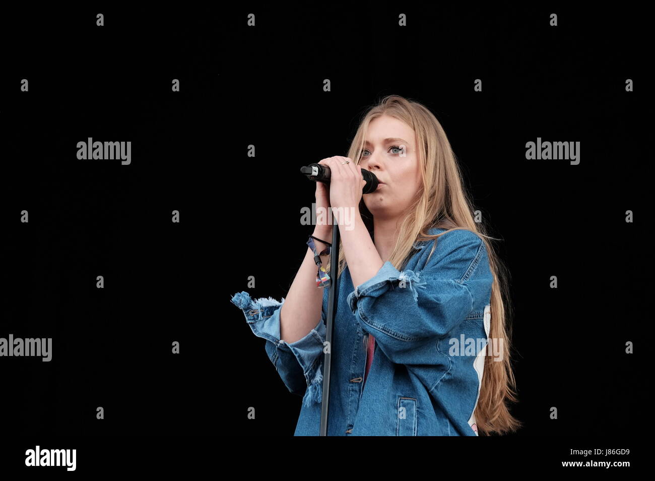 Becky hill hi-res stock photography and images - Alamy