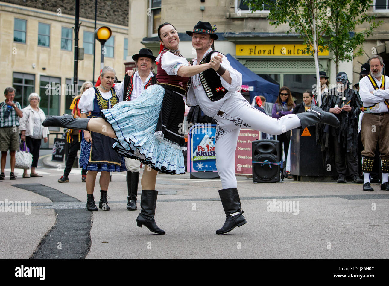 Chippenham, UK. 27th May, 2017. Dancers from the Slovak folk dance ...