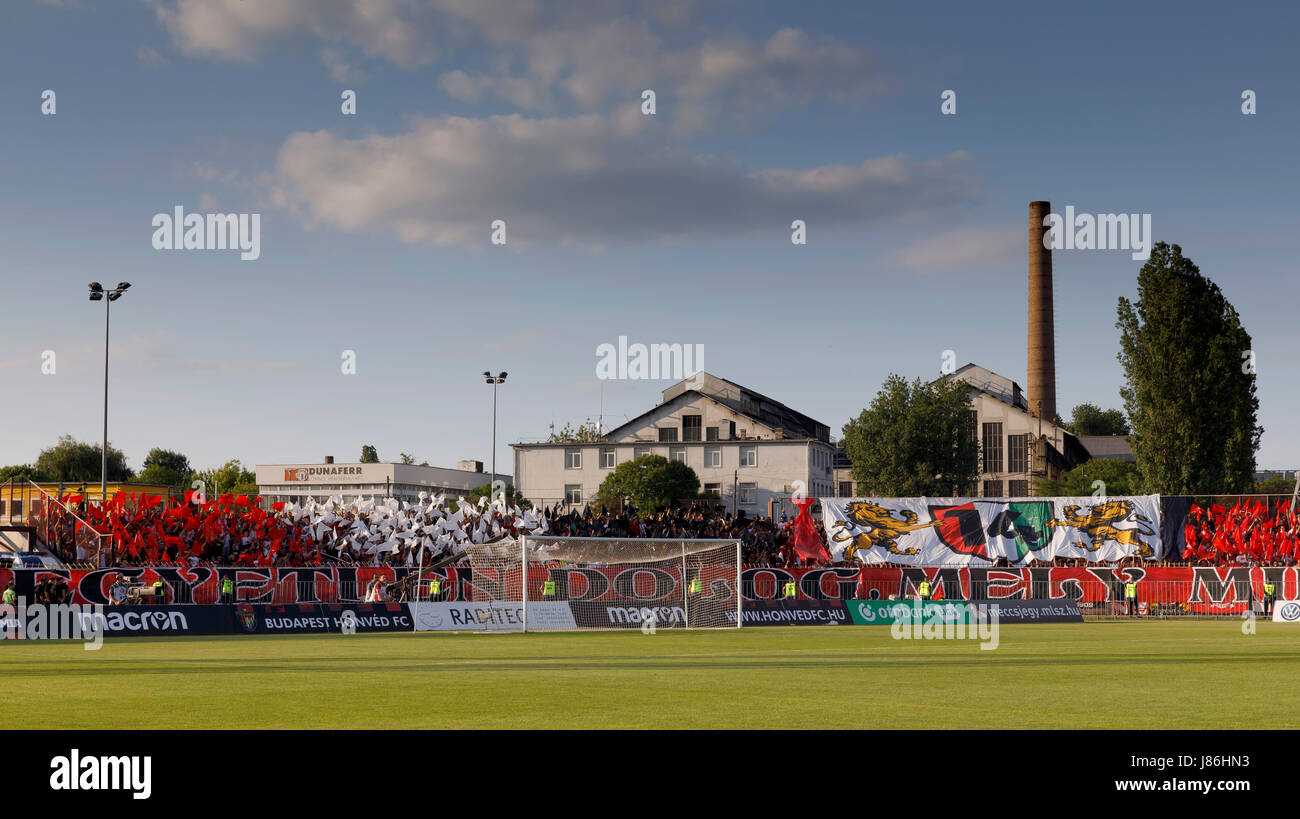 Budapest, Hungary. 27th May, 2017. The fans of Budapest Honved wait for ...