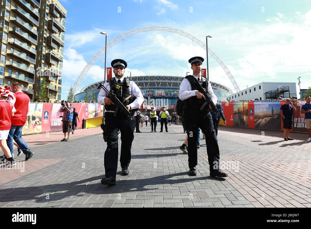 Wembley, London, UK. 27th May, 2017. The Emirates FA Cup Final ...
