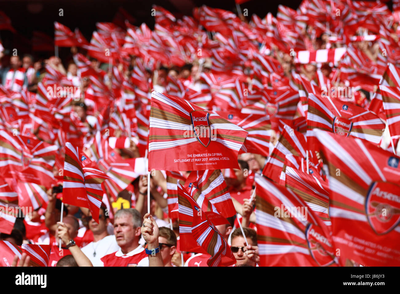Arsenal emirates stadium crowd hi-res stock photography and images - Alamy