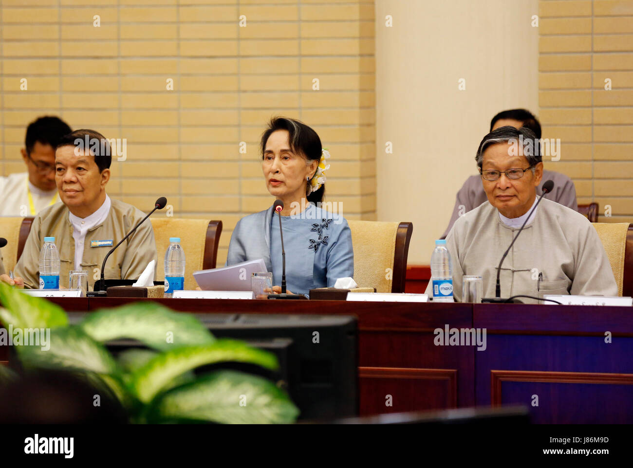 Nay Pyi Taw, Myanmar. 27th May, 2017. Myanmar State Counselor Aung San ...