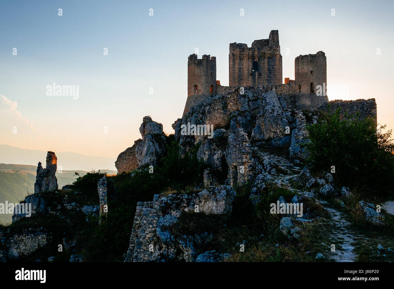 The castle of Rocca Calascio, Abruzzo, Italy at sunset Stock Photo - Alamy