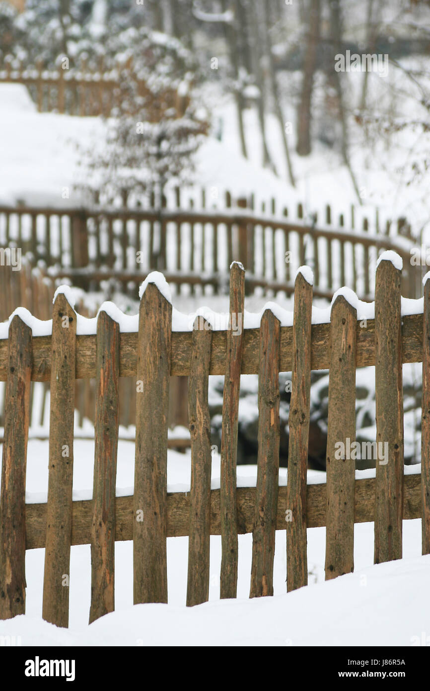 park garden winter fence fence in fencing gardens wooden fence snow ...