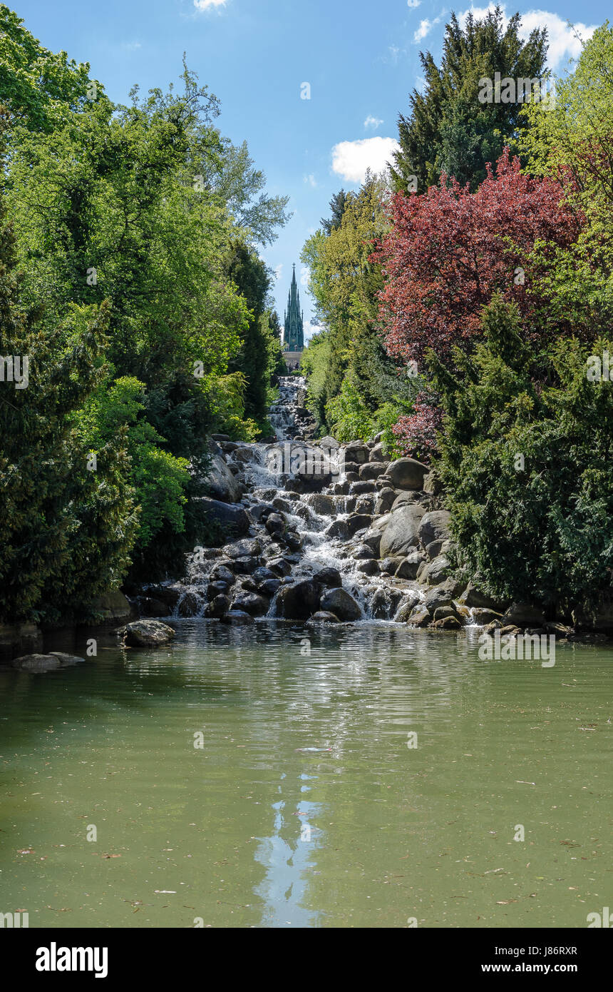 24 metre high waterfall hi-res stock photography and images - Alamy