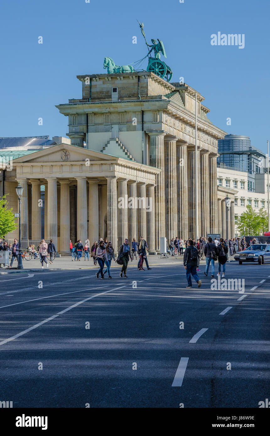 The Gate has come to represent German unity and freedom since the end ...