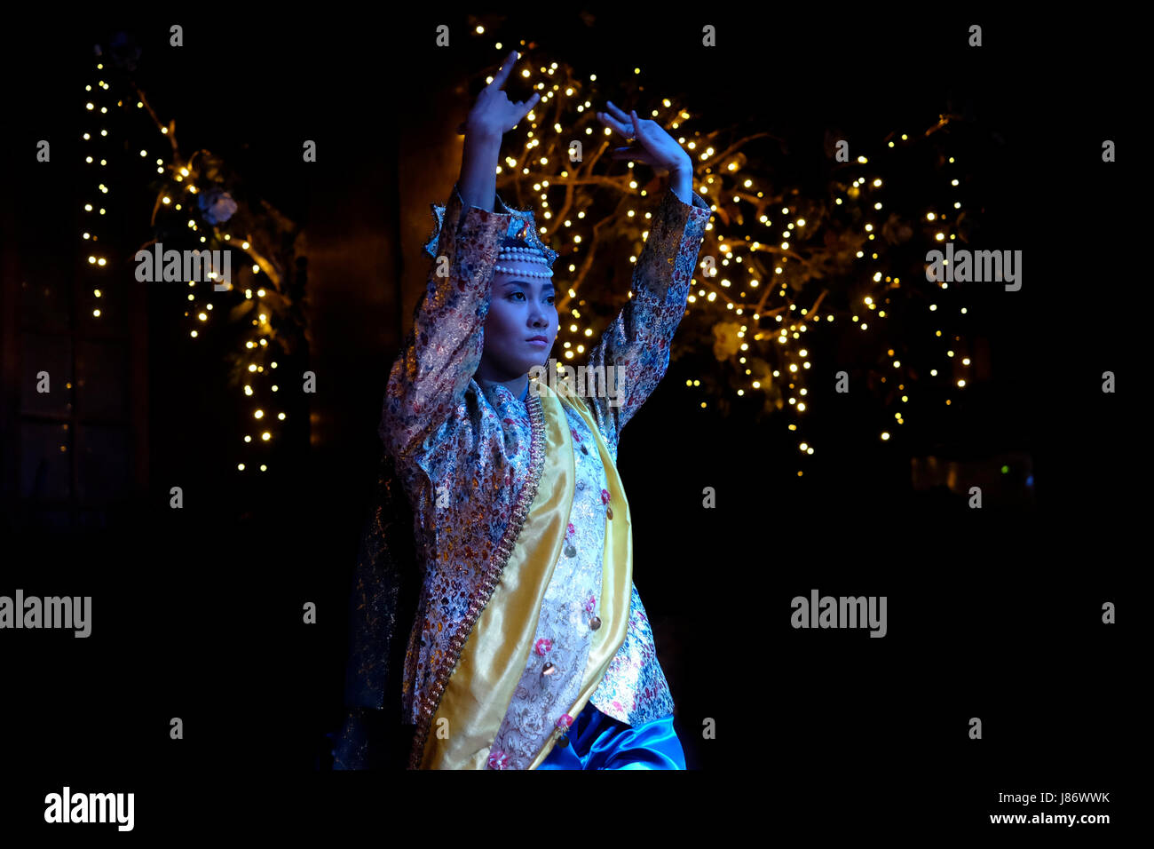 Philippine folk dance hi-res stock photography and images - Alamy