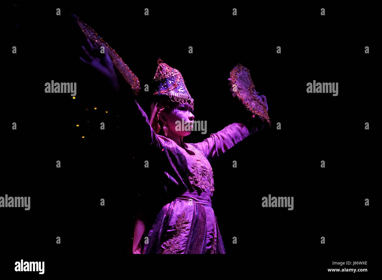 Philippine folk dance hi-res stock photography and images - Alamy