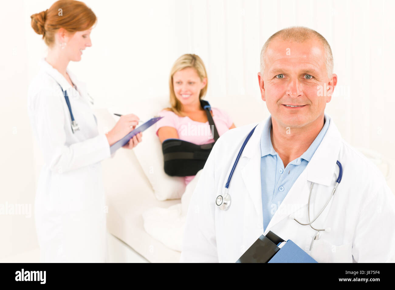 doctor, physician, medic, medical practicioner, woman, laugh, laughs ...