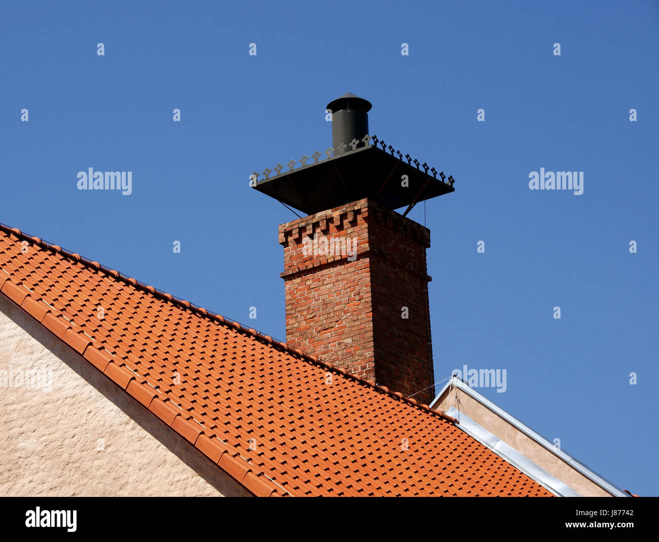 house building fire conflagration brick chimney drainpipe chimney-flue ...