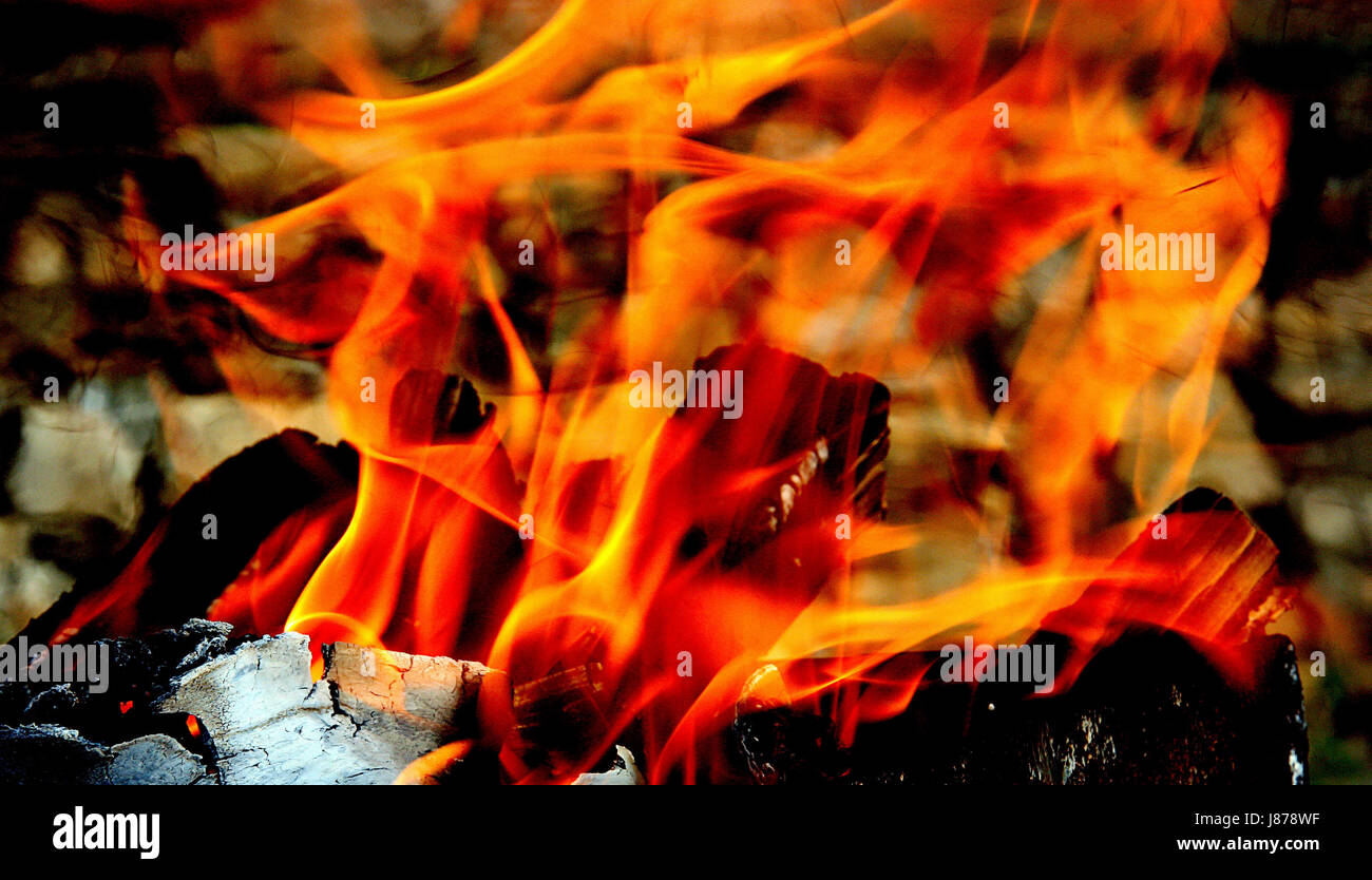 Smoking fire fireplace hi-res stock photography and images - Alamy