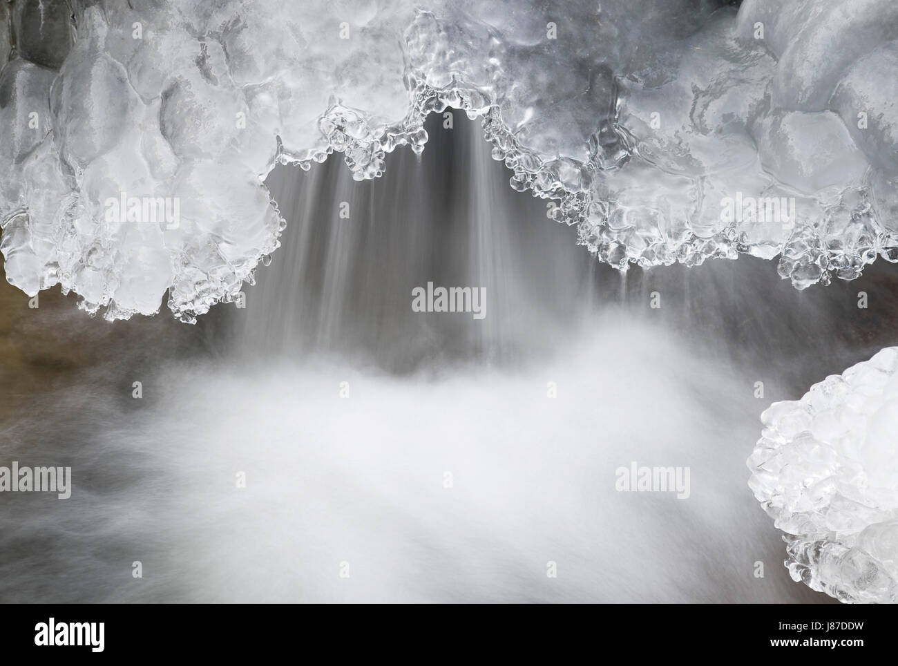 An icy river hi-res stock photography and images - Alamy