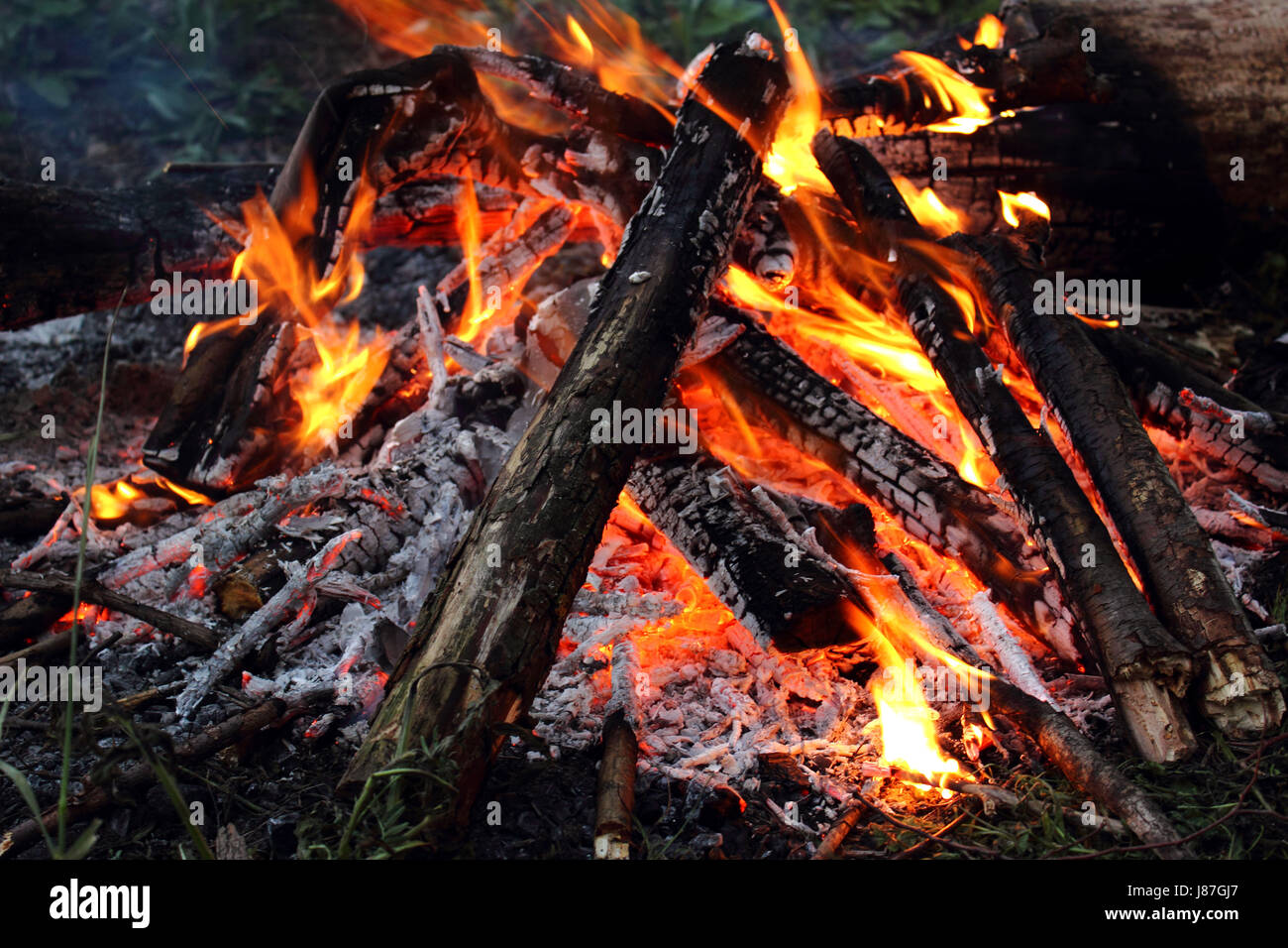 Campfire closeup hi-res stock photography and images - Alamy