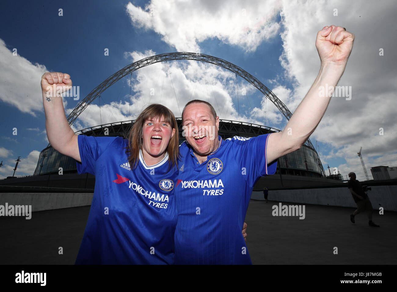 Amanda Hart's Instagram, Twitter & Facebook on IDCrawl