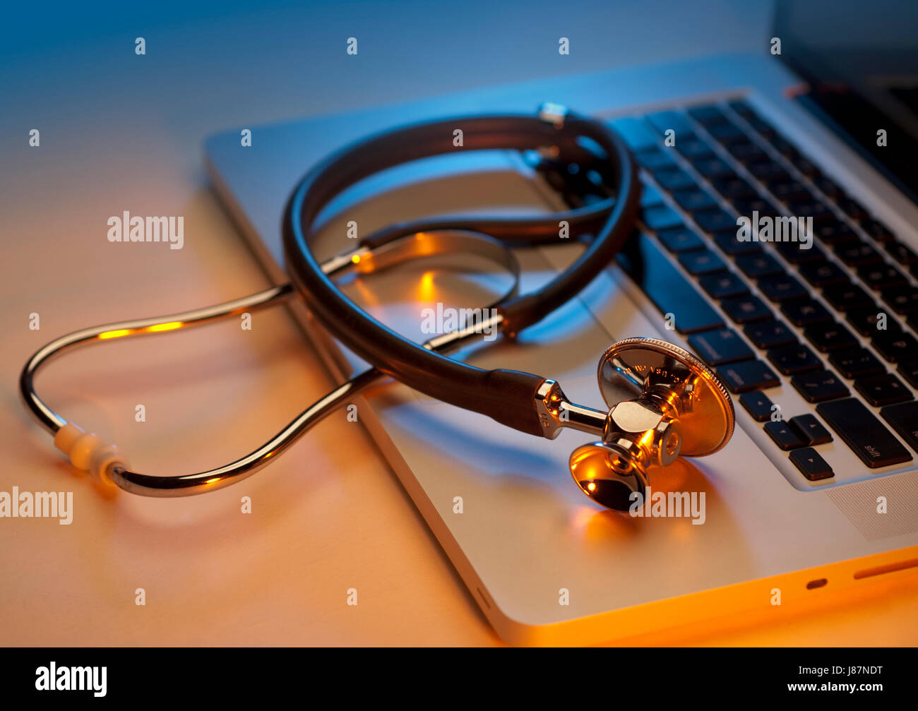 doctor, physician, medic, medical practicioner, laptop, notebook ...