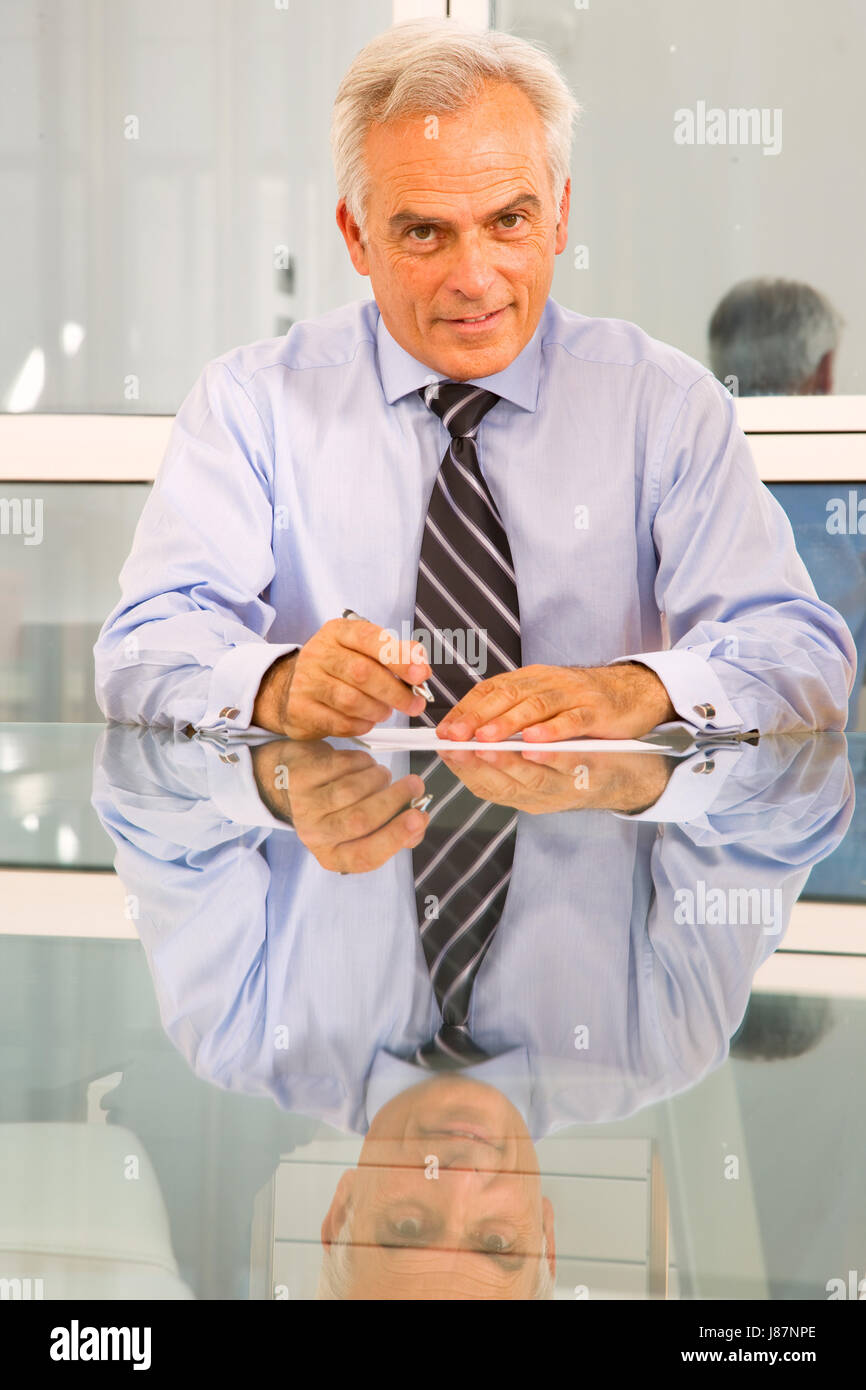 office, note, memo, laugh, laughs, laughing, twit, giggle, smile, smiling Stock Photo - Alamy