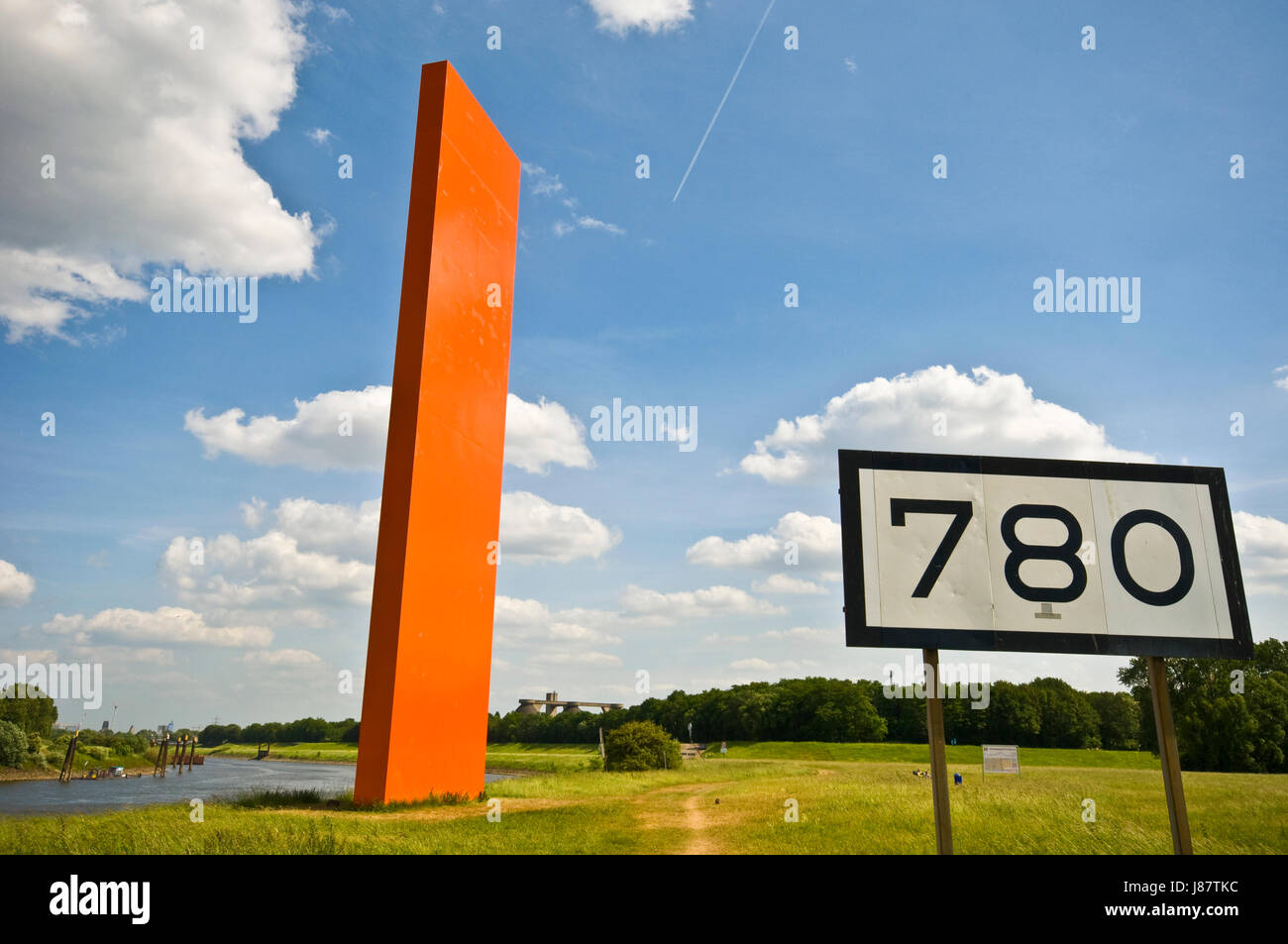 big, large, enormous, extreme, powerful, imposing, immense, relevant ...