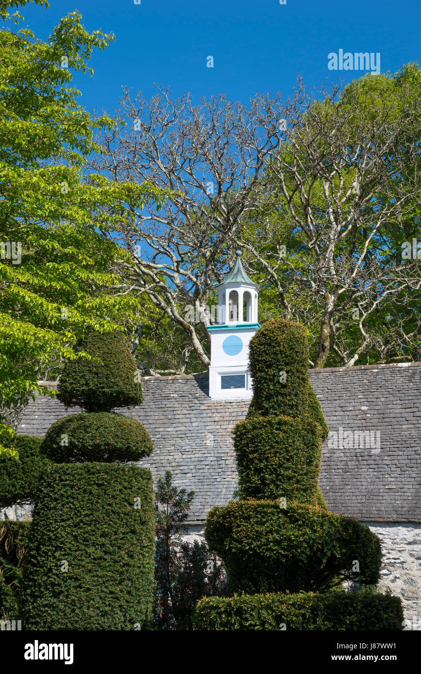 Roof topiary hi-res stock photography and images - Alamy