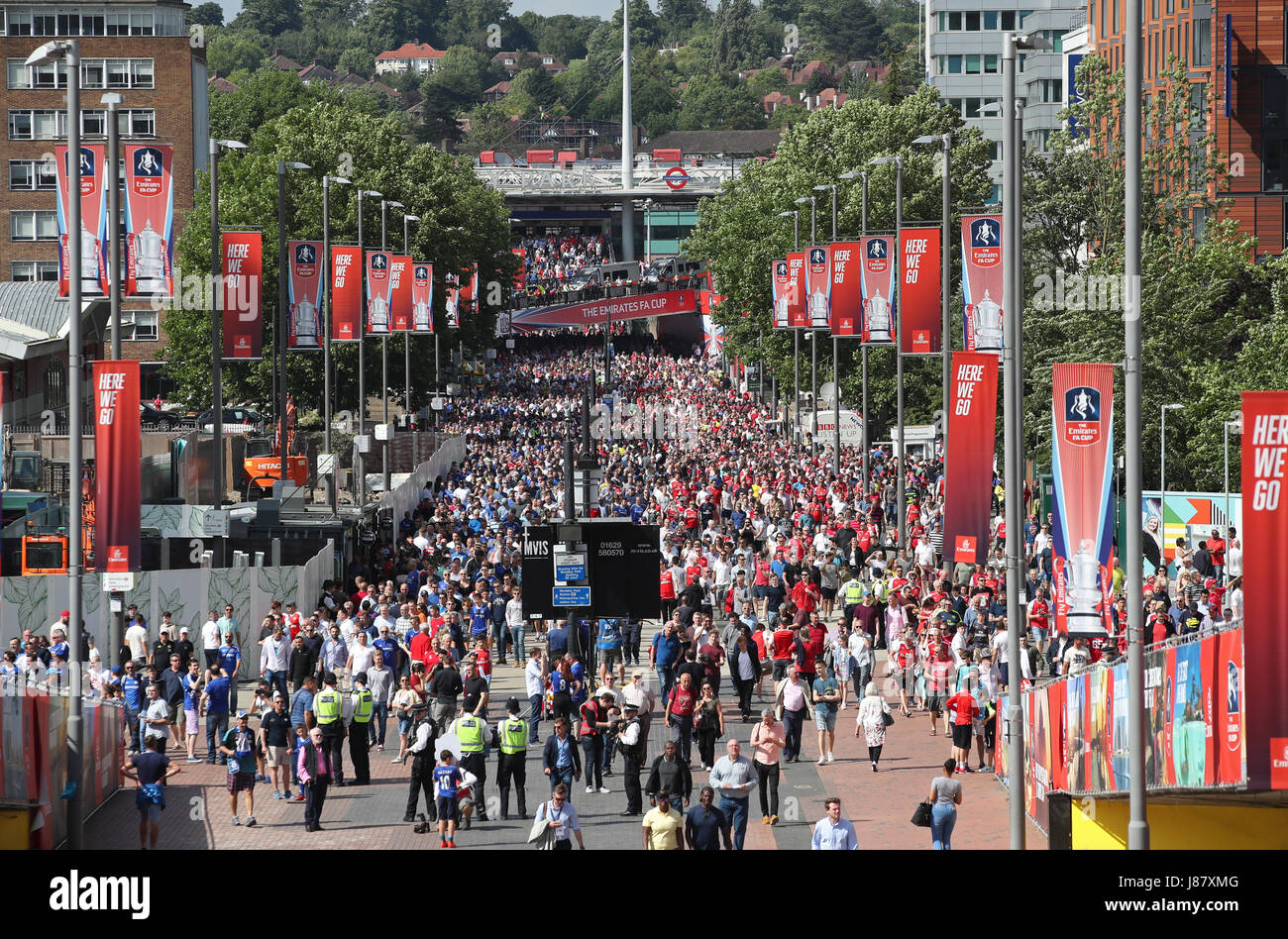 Fans walking to football stadium hi-res stock photography and images ...