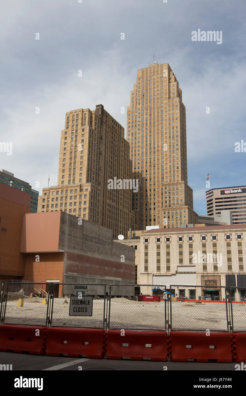 Views of Cincinnati Ohio USA and the Carew Tower Stock Photo - Alamy