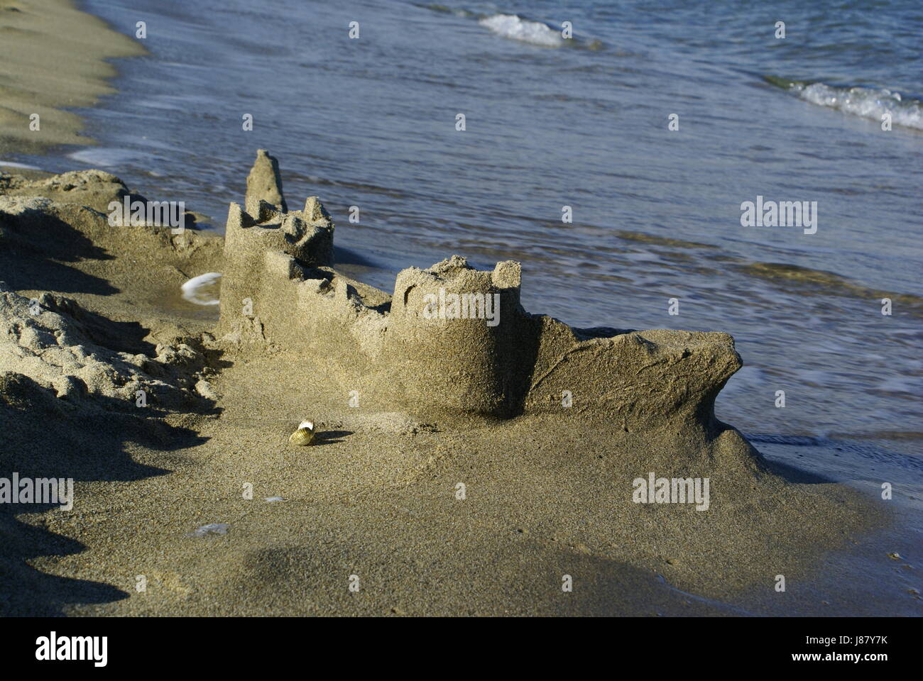 build, beach, seaside, the beach, seashore, wave, salt water, sea ...