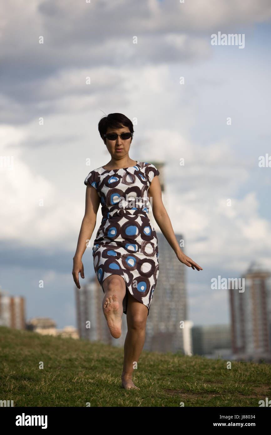 woman, motion, postponement, moving, movement, stride, walk, go, going ...