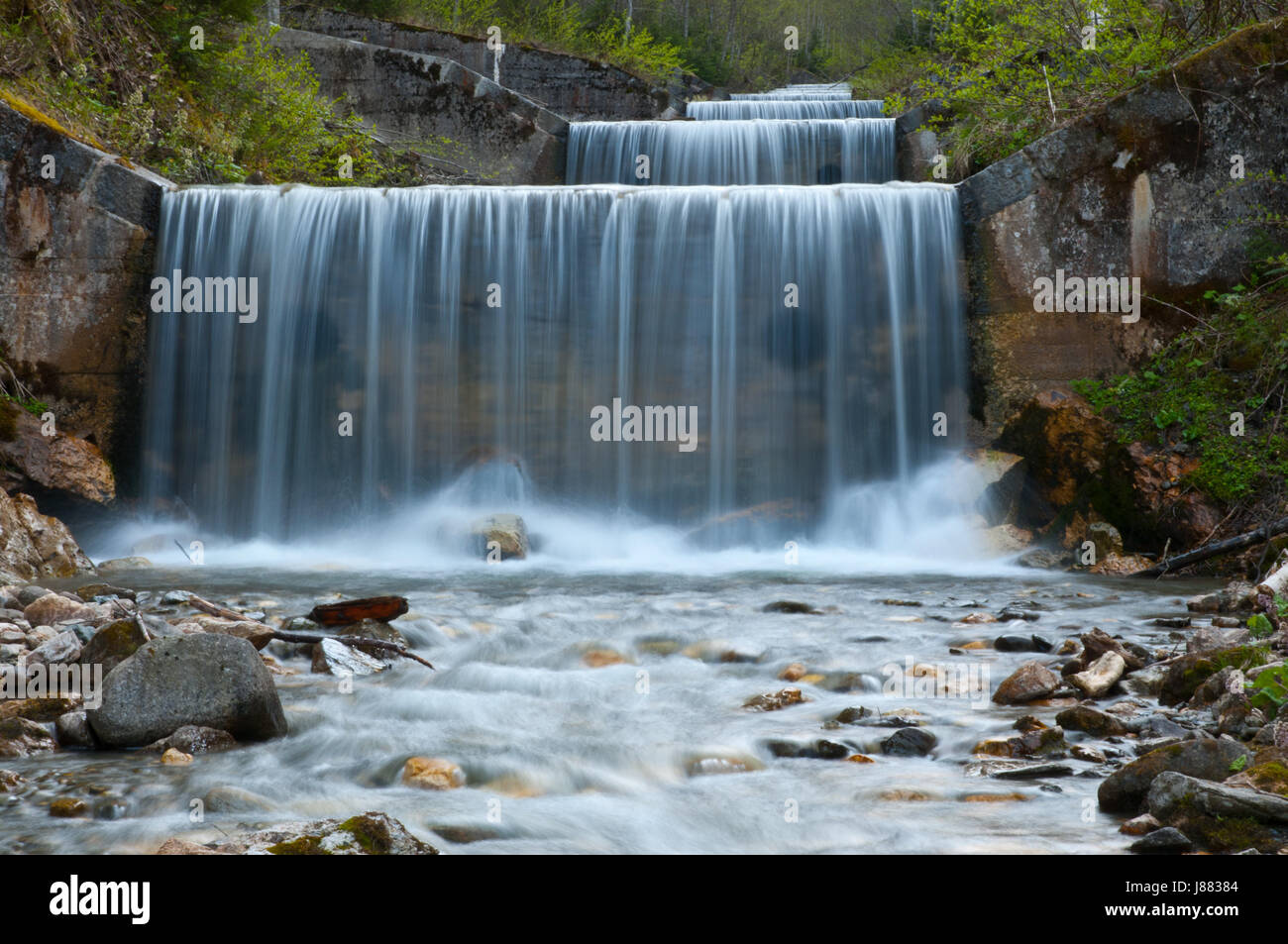 Water running down steps hi-res stock photography and images - Alamy
