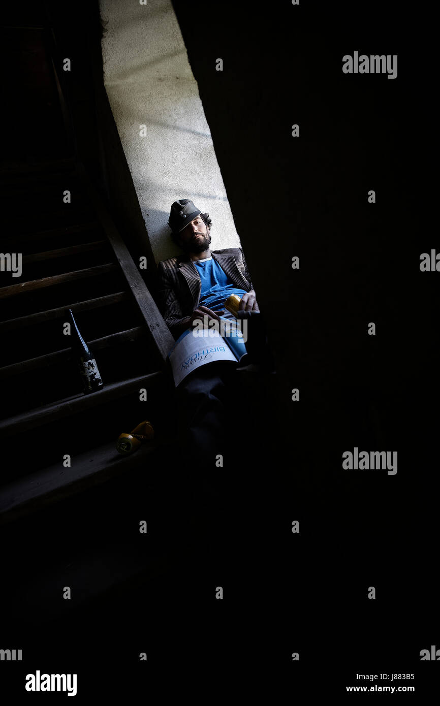 homeless young man Stock Photo - Alamy