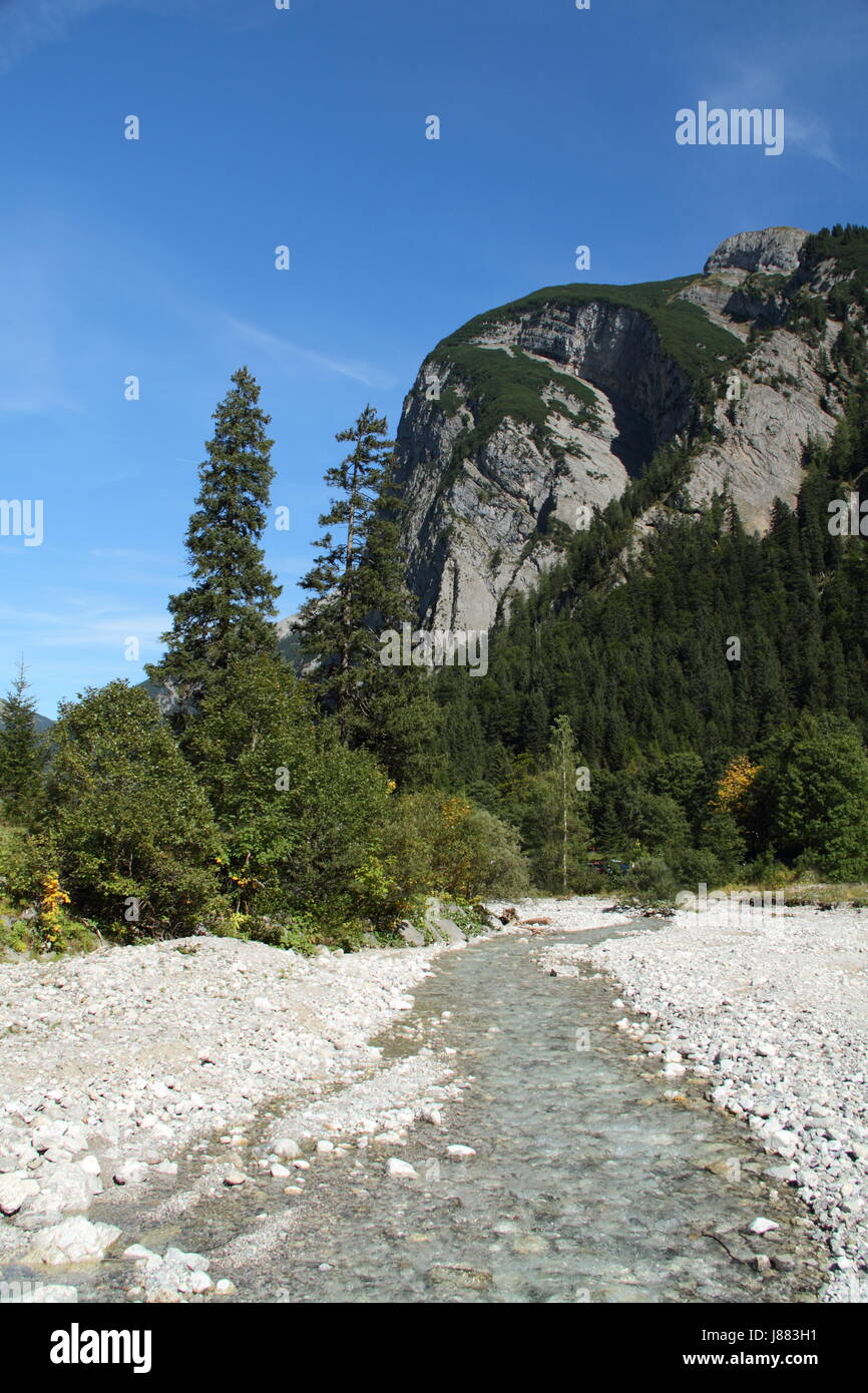 Streambed hi-res stock photography and images - Alamy