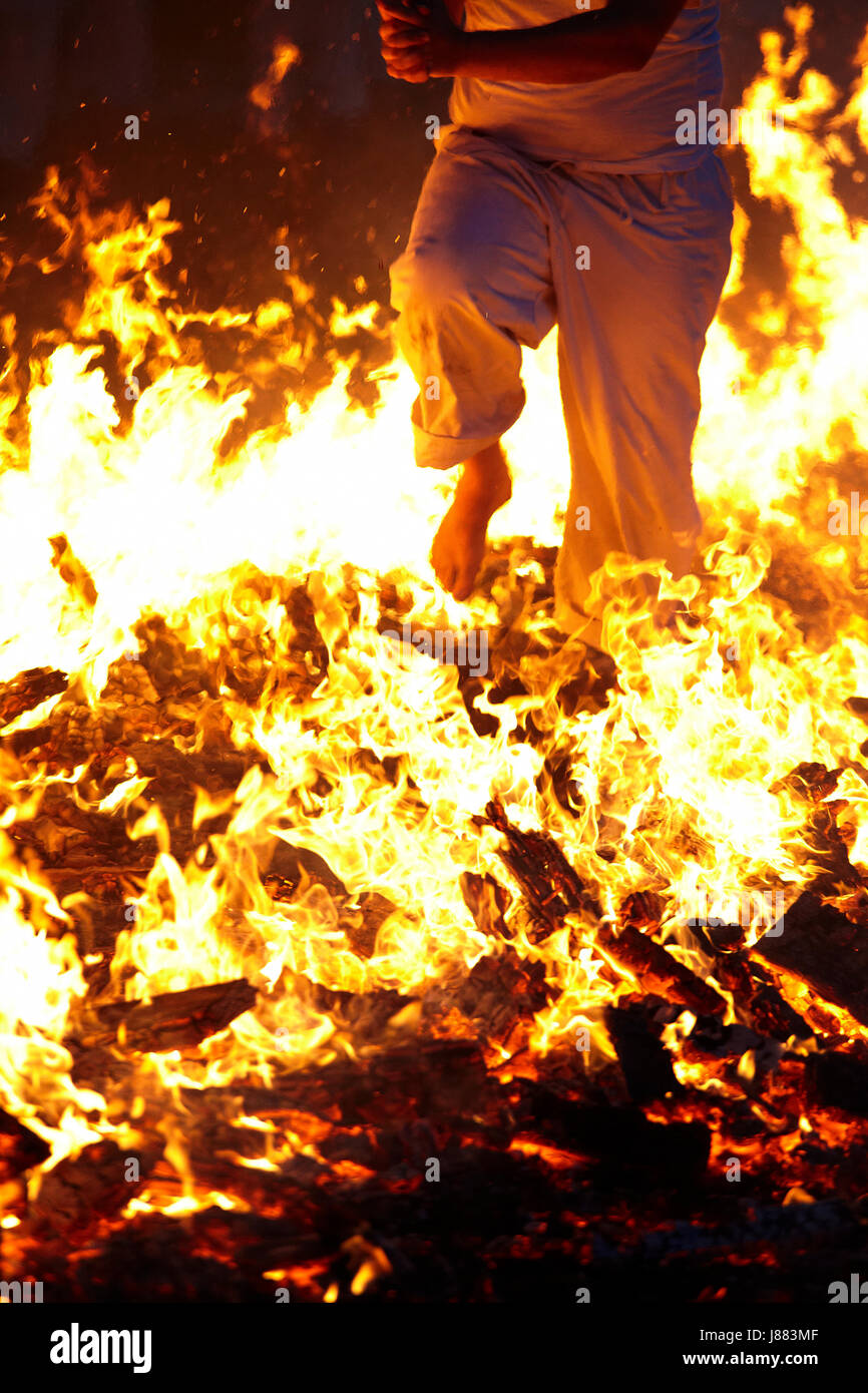 Feuerlauf hi-res stock photography and images - Alamy