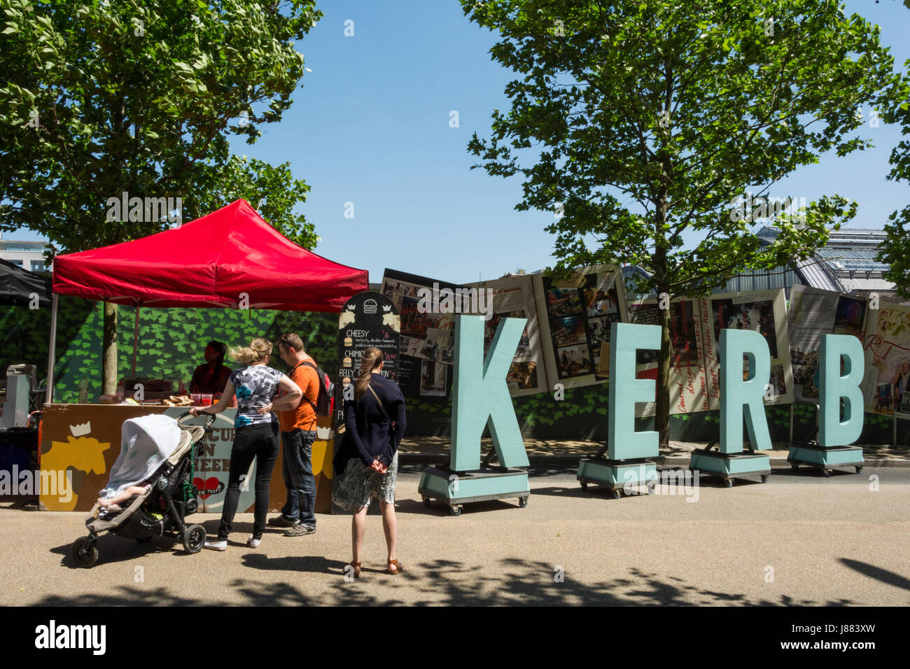 Kerb street food market on Kings Boulevard, King's Cross, London ...