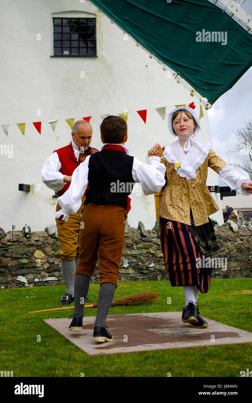 Traditional wales harp hi-res stock photography and images - Alamy