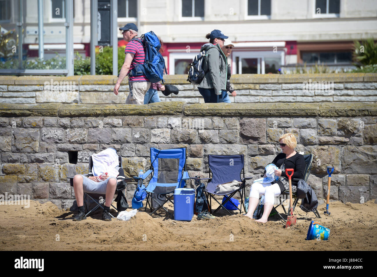 People enjoy warm temperatures hi-res stock photography and images - Alamy