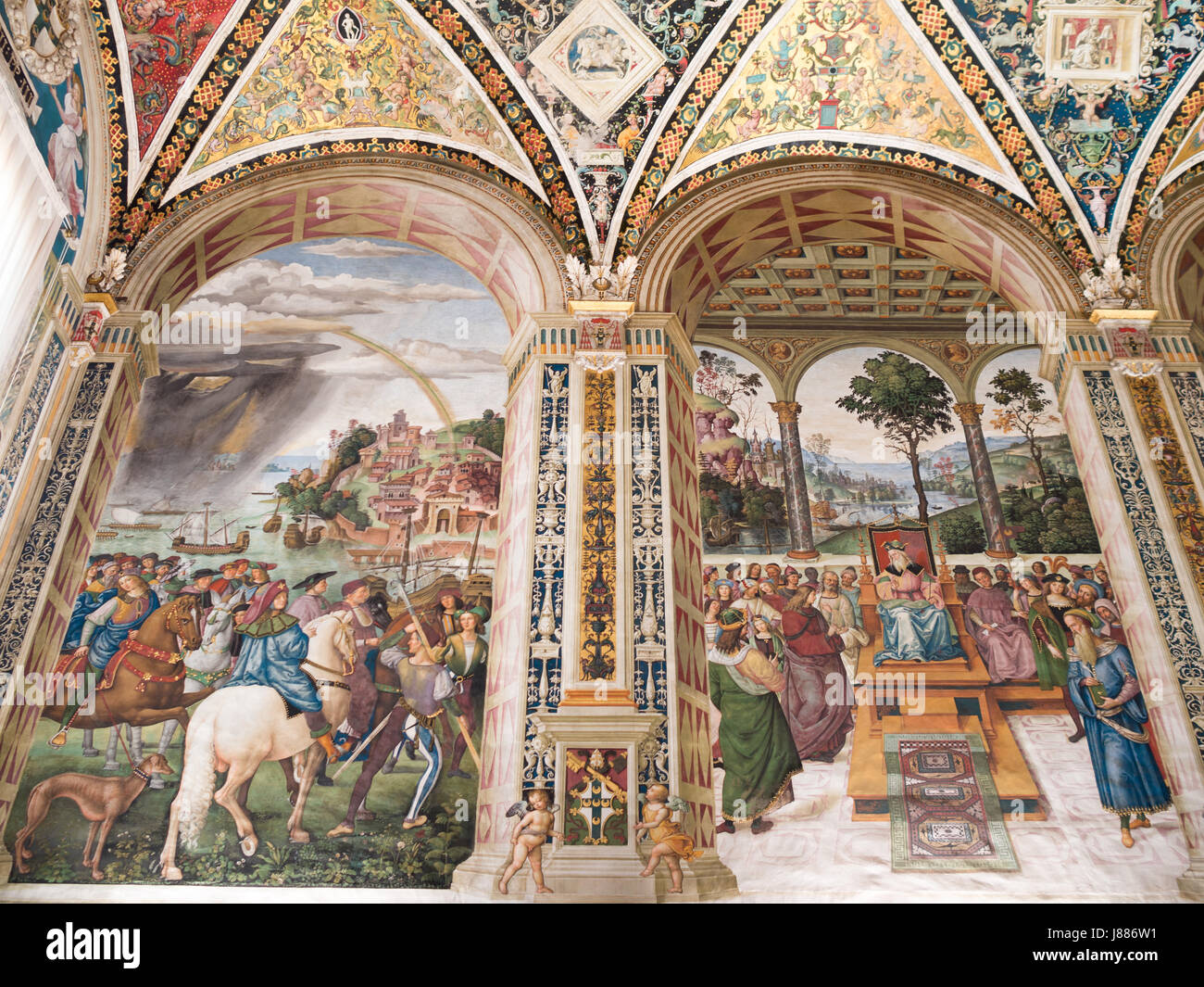 Piccolomini Library wall frescos, Siena Duomo Stock Photo - Alamy