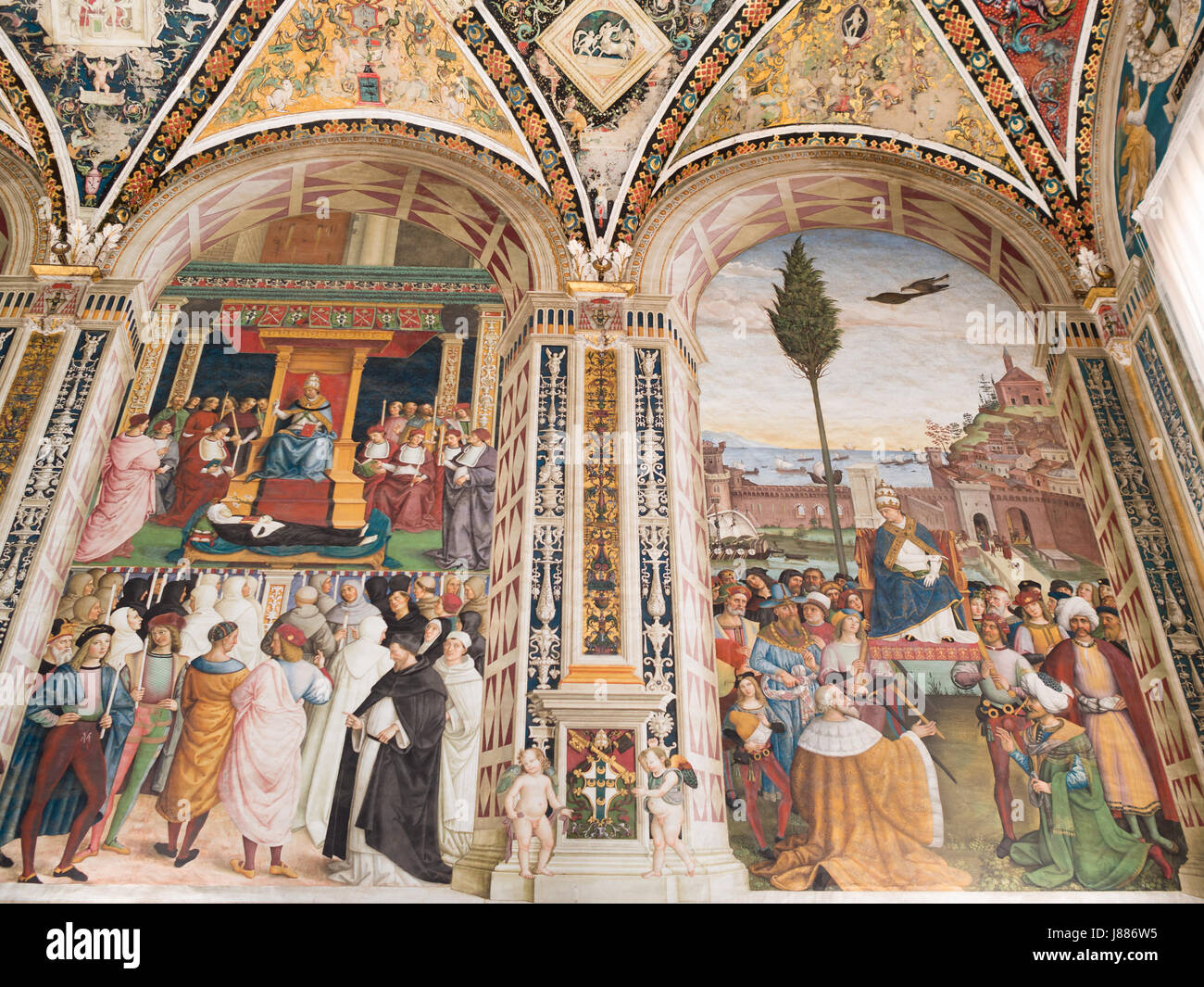 Piccolomini Library wall frescos, Siena Duomo Stock Photo - Alamy