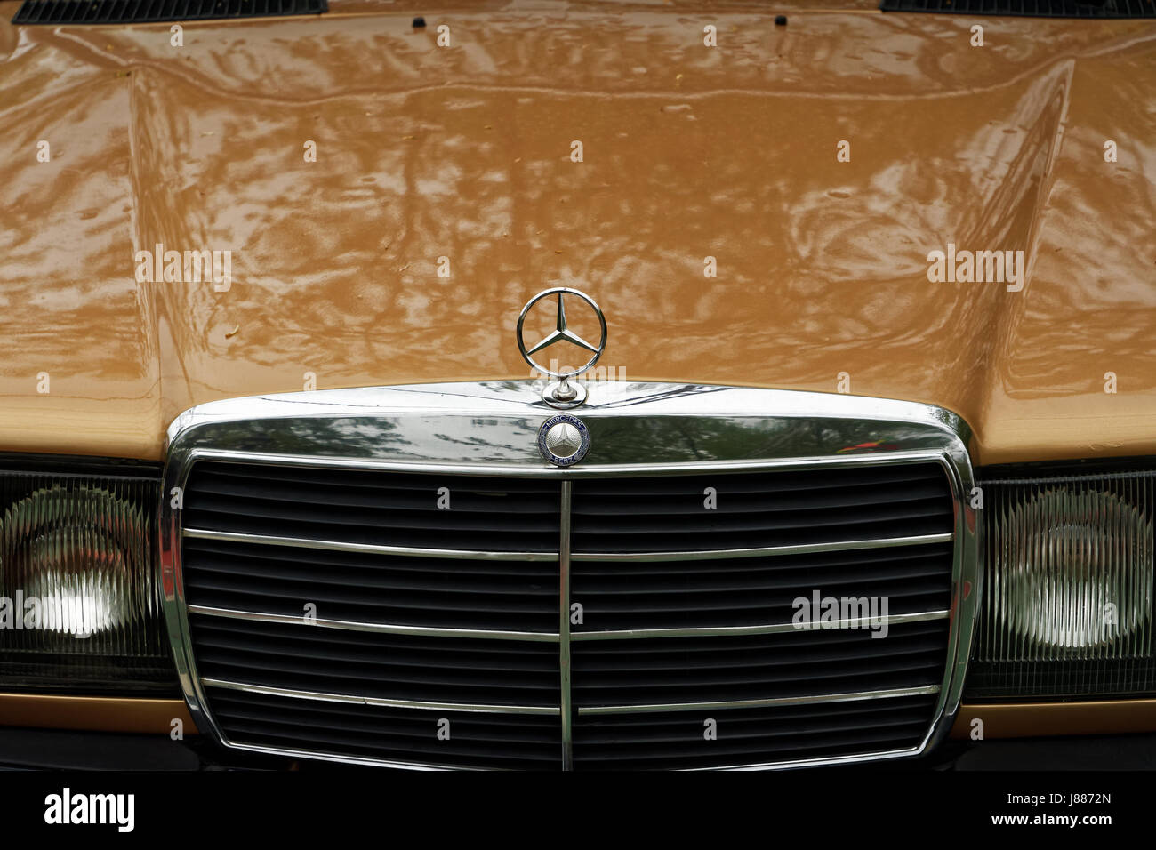 Car mersedes benz hi-res stock photography and images - Alamy