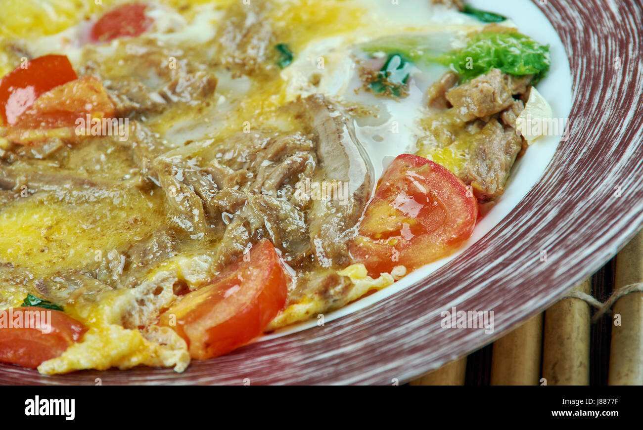 Machacado con huevo. Mexican cuisine Stock Photo - Alamy