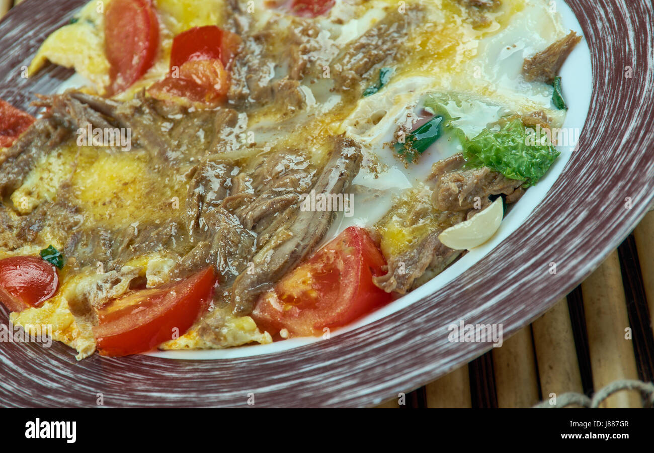 Machacado con huevo. Mexican cuisine Stock Photo - Alamy