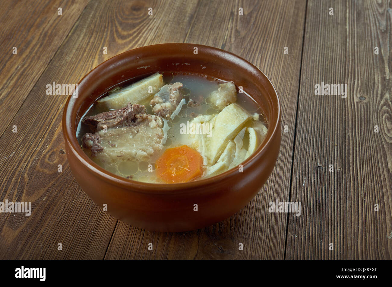 Klassische Wiener Rindsuppe - Austrian beef soup Stock Photo - Alamy
