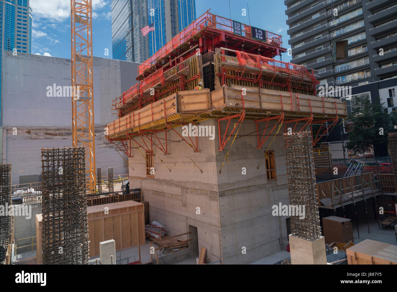 Concrete building core crane hi-res stock photography and images - Alamy