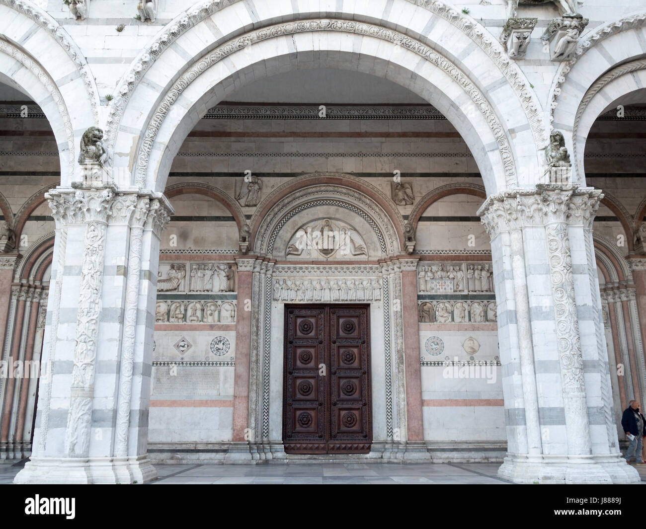 Lucca Duomo door Stock Photo - Alamy