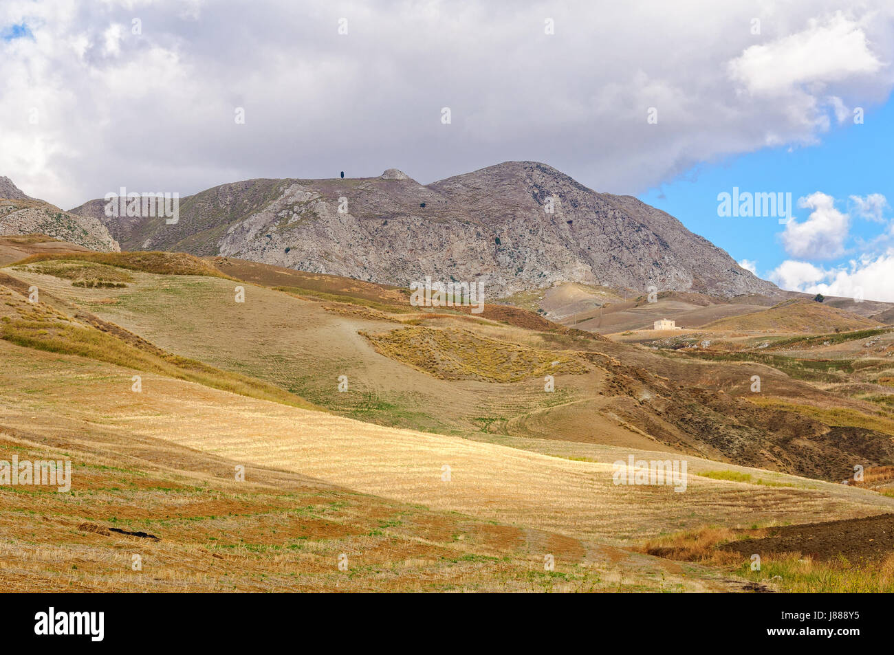 Sicilian countryside hi-res stock photography and images - Alamy