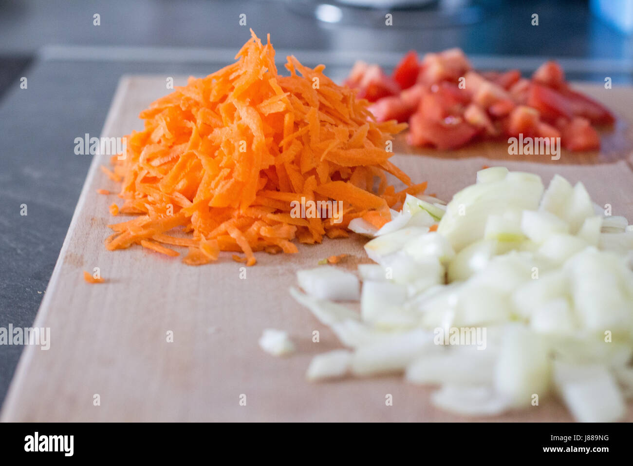 Grating vegetables hi-res stock photography and images - Alamy