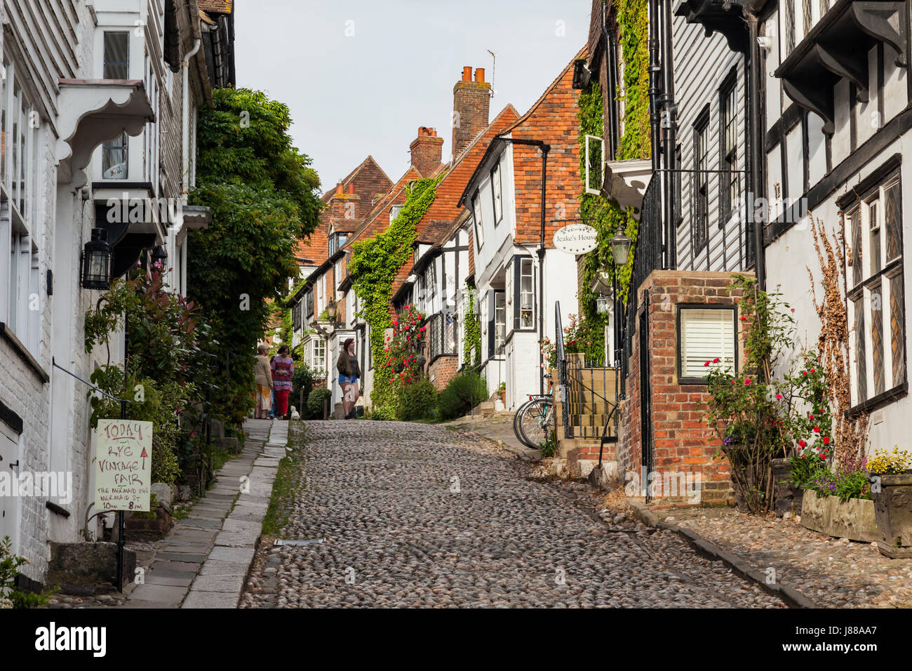 Spring afternoon on Mermaid Street in Rye, East Sussex, England Stock ...