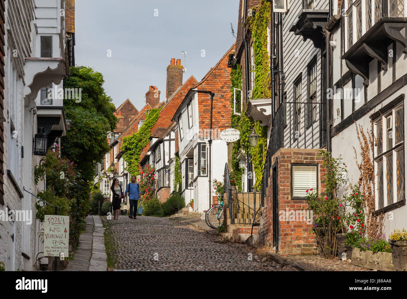 Spring afternoon on Mermaid Street in Rye, East Sussex, England Stock ...
