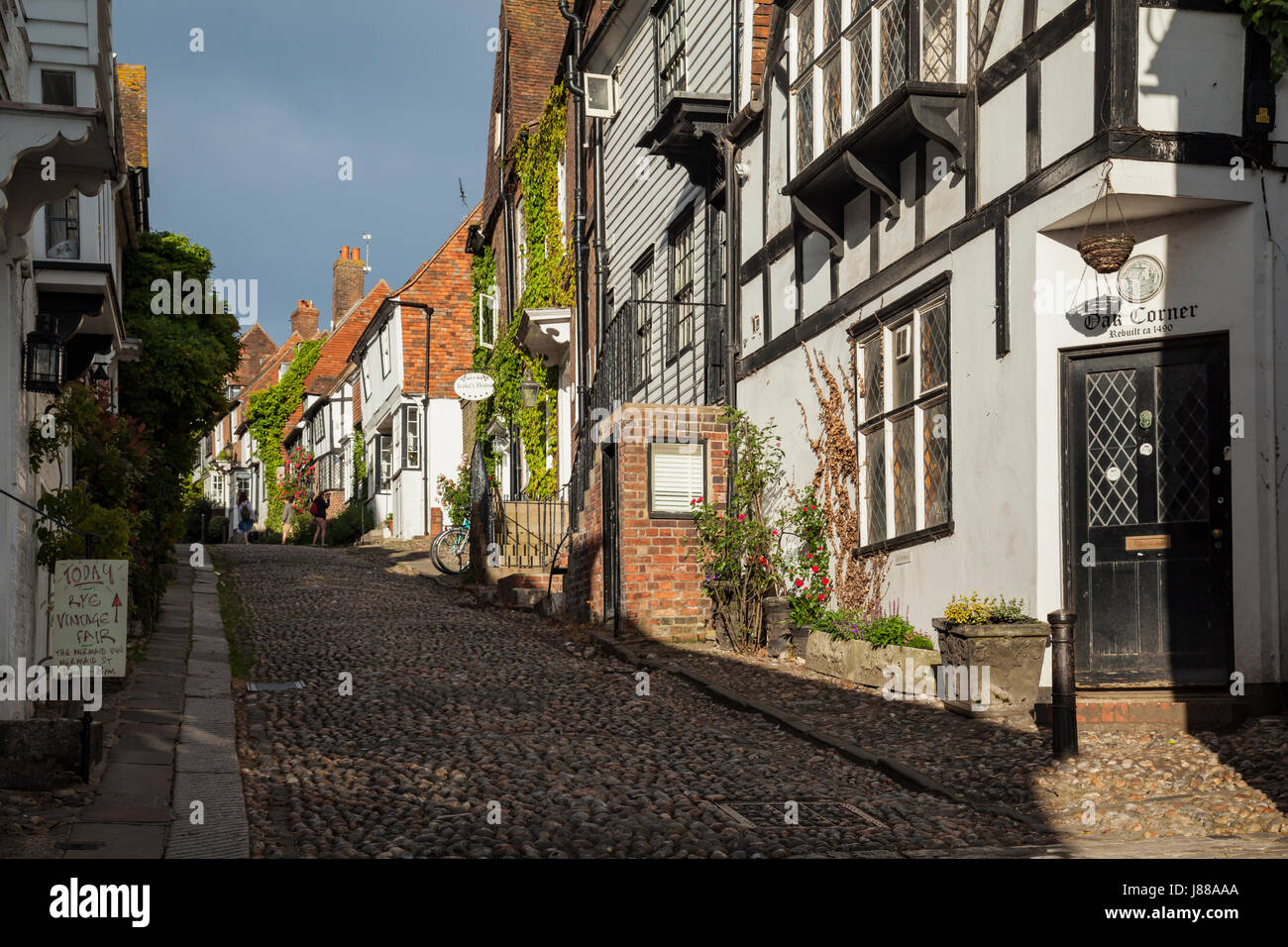 Spring afternoon on Mermaid Street in Rye, East Sussex, England Stock ...