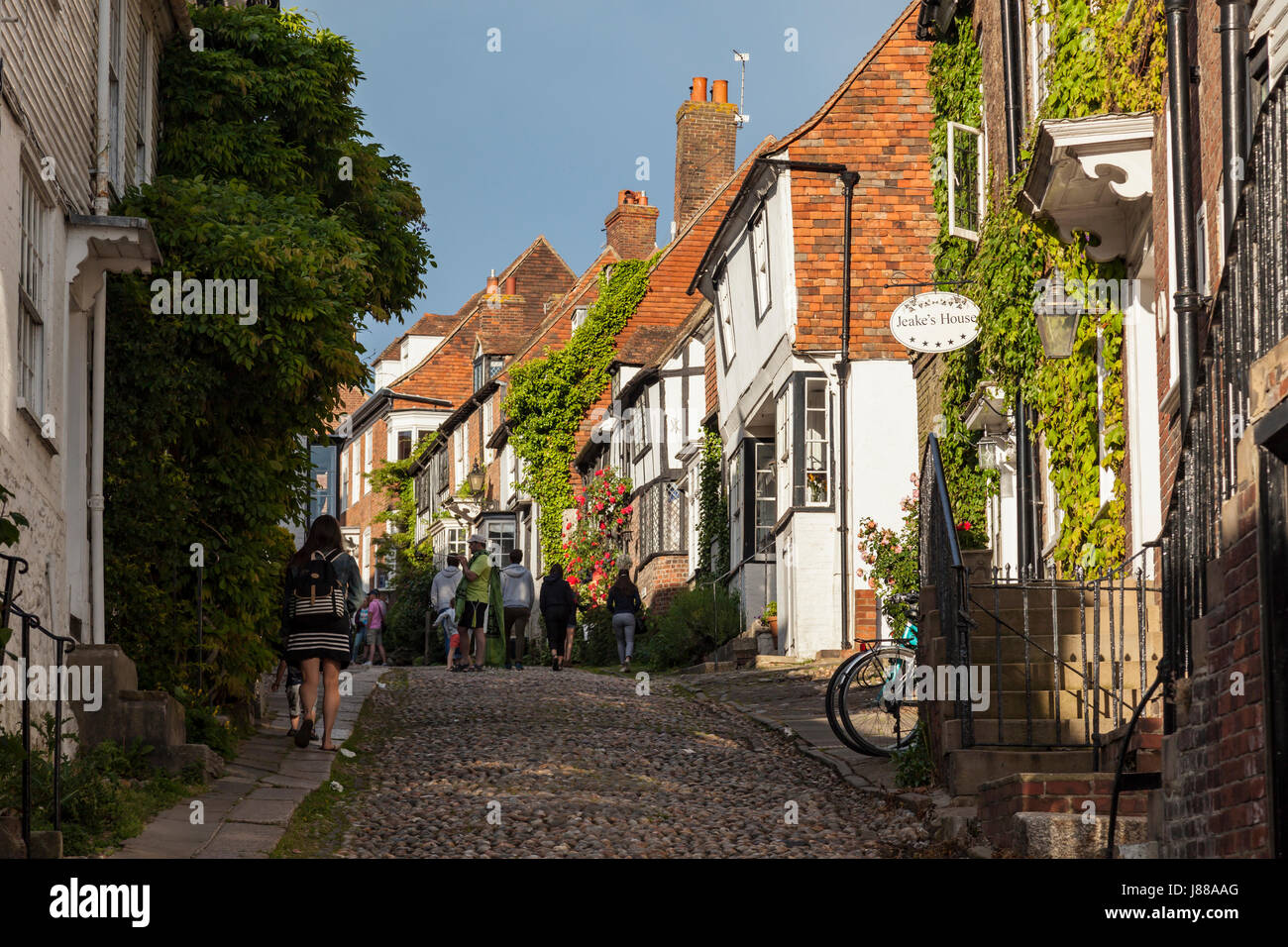 Spring afternoon on Mermaid Street in Rye, East Sussex, England Stock ...