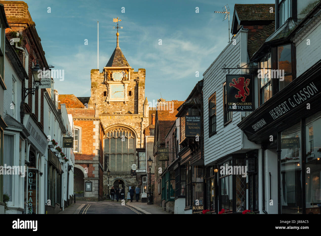 Sunset on Lion Street in Rye, East Sussex, England. St Mary church in ...