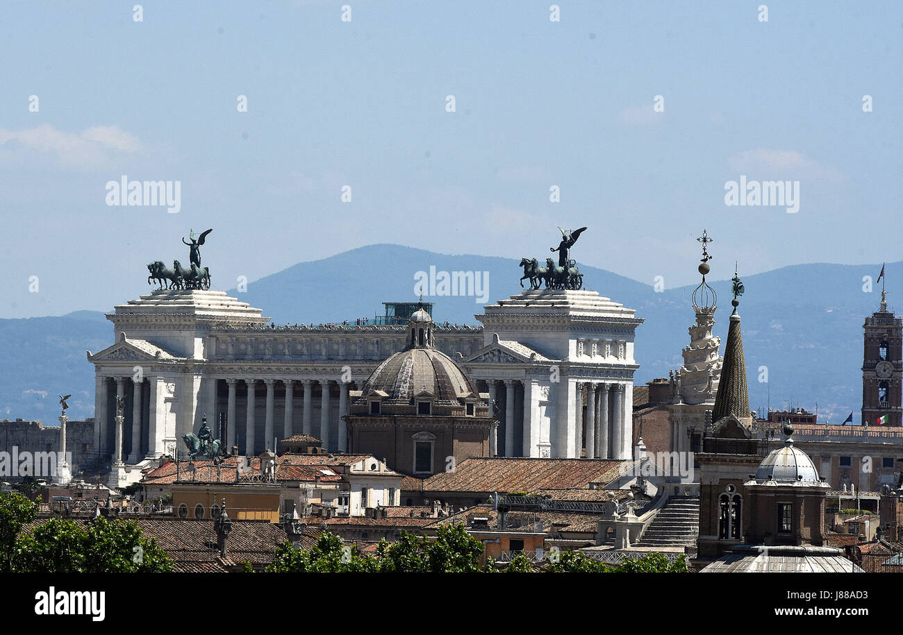 The Monument to Vittorio Emanuele 11 in Rome, Italy Stock Photo - Alamy