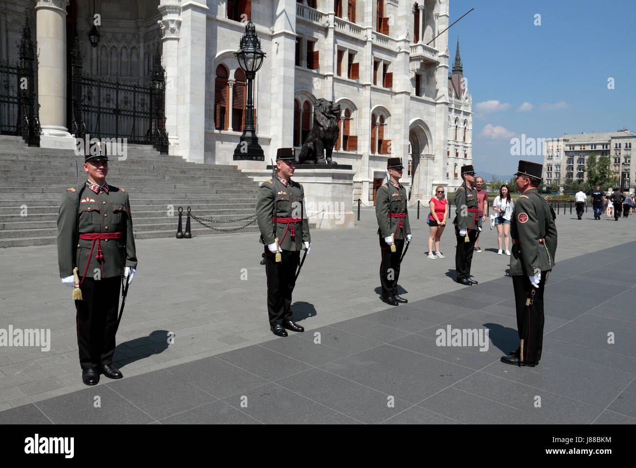 Guards in Lajos Kossuth Square outside the Hungarian Parliament ...